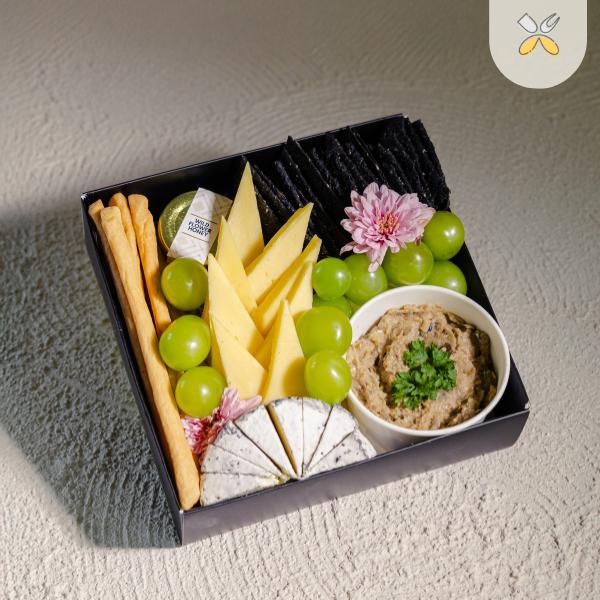 Jual Date Night Cheese Box - Grazing Cheese Box, Cheese Platter in Box ...