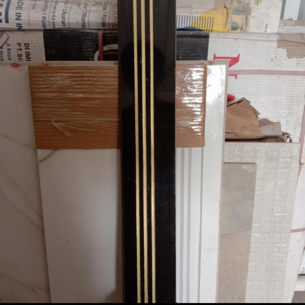 Jual list plint dinding 10x60cm Stepnosing Gold kw 1 | Shopee Indonesia