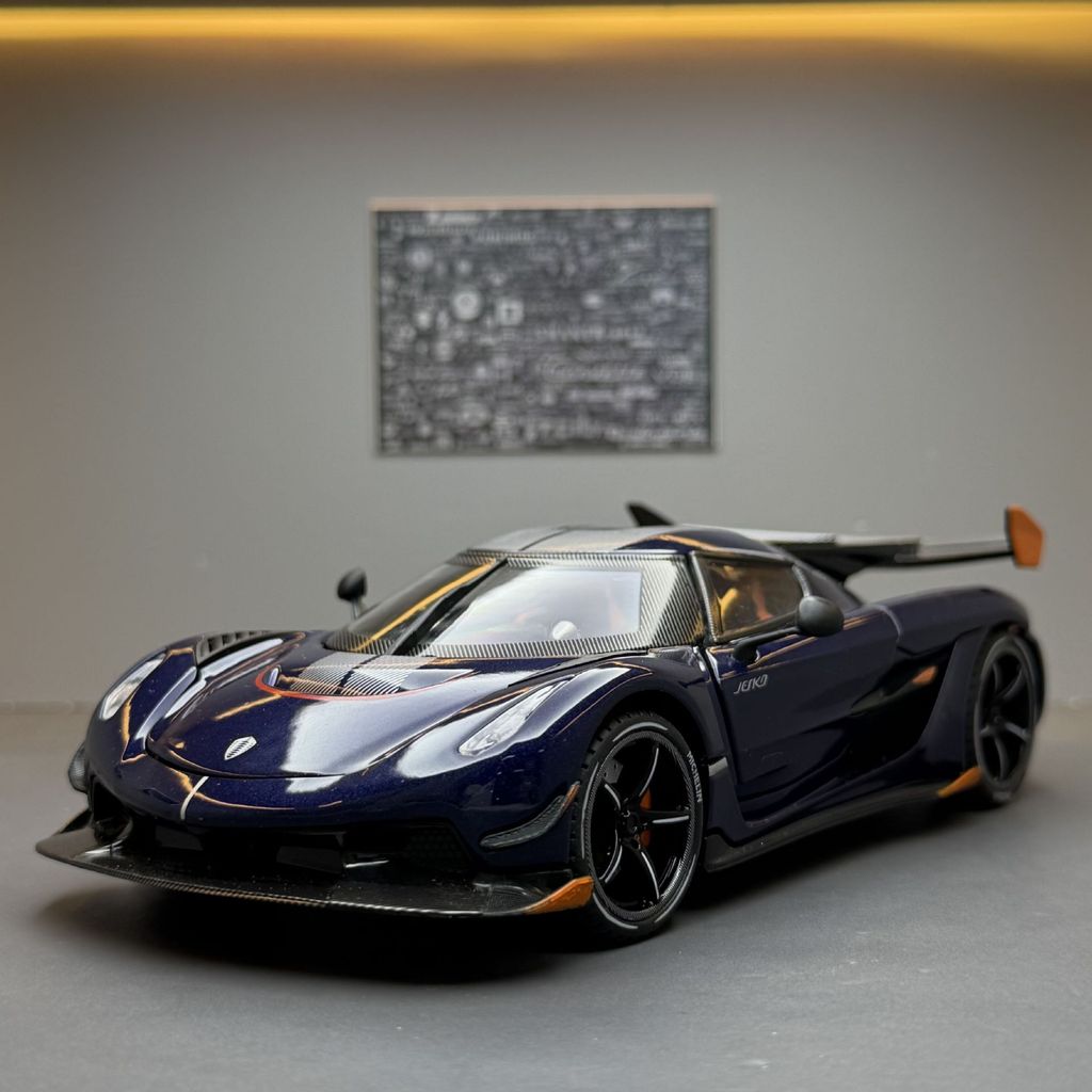 Jual Koenigsegg Jesko Diecast alloy car 1:24 ban belok dengan sound and ...