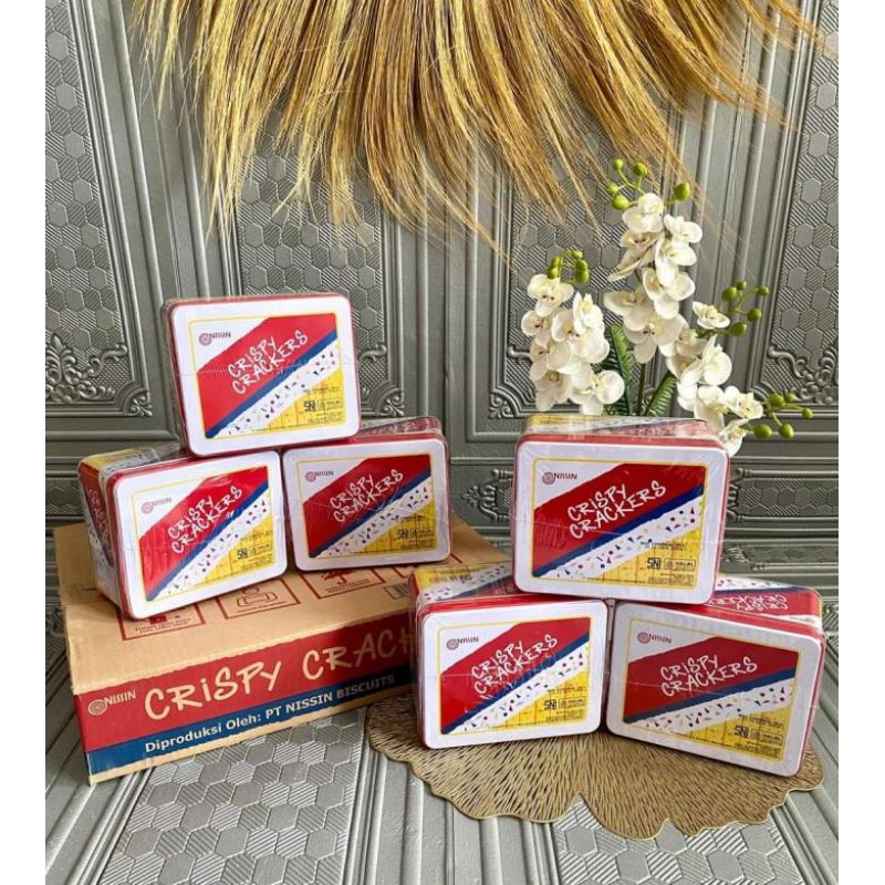 Jual Nissin Crispy Crackers Kaleng Jumbo Dus jajan suguhan hari raya ...