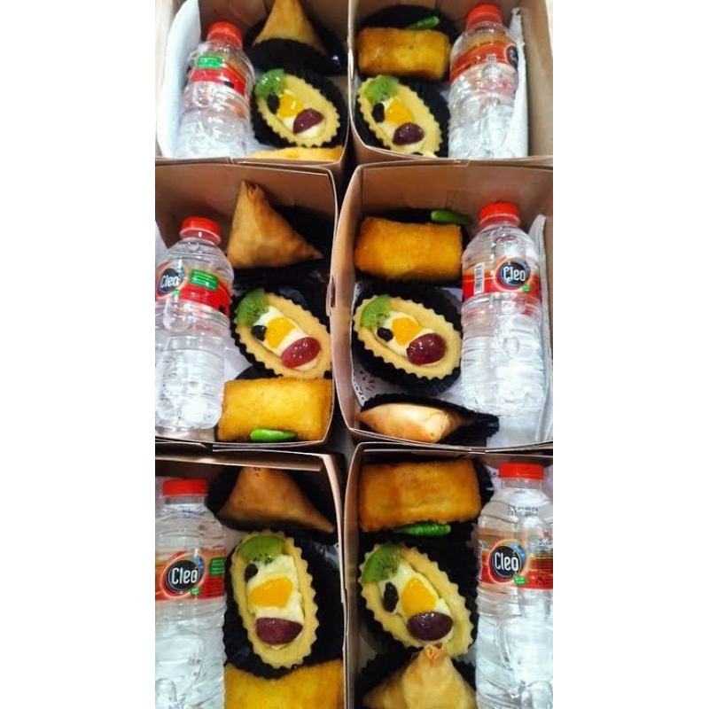 Jual Snack isi 4 macam FREE air mineral harga 10K | Shopee Indonesia