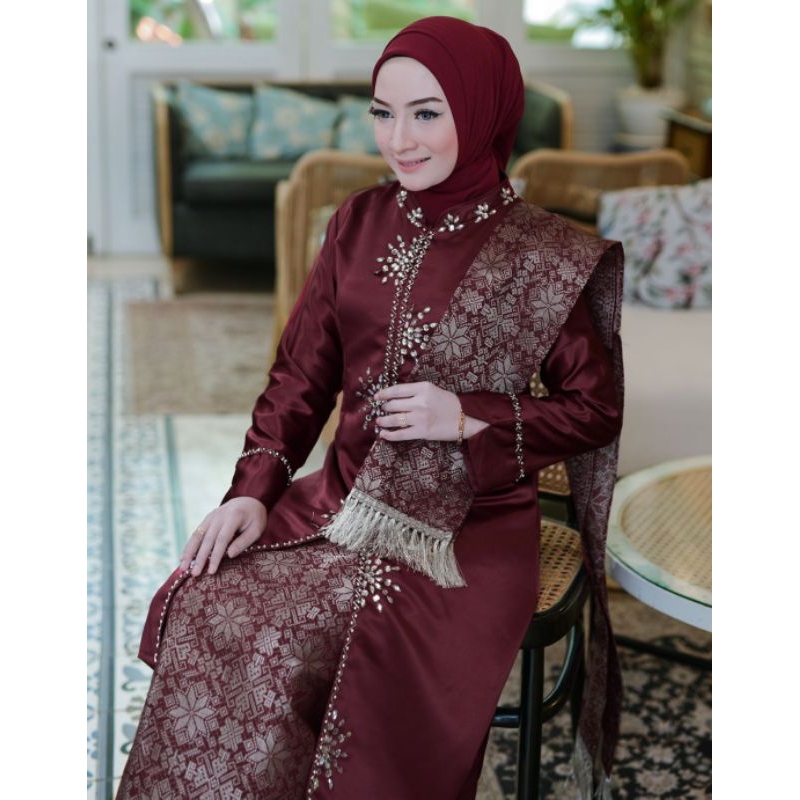 Jual Set kebaya kurung Payet zz fre slendang songket//kebaya tafetta ...