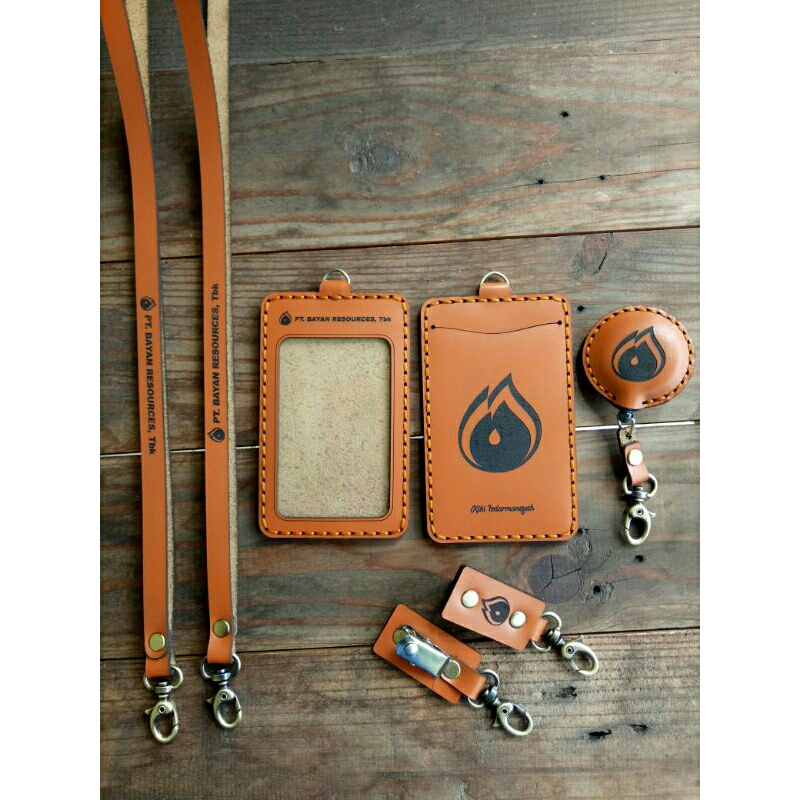 Jual id card holder lanyard id card gantungan KTA Name tag kulit sapi ...