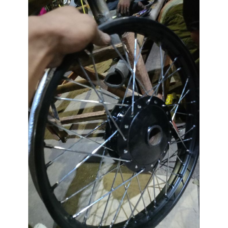 Jual velg jari-jari ring 17 Depan 1pcs Astrea grand legenda Kirana ...