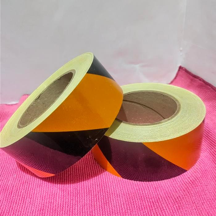 Jual Stiker Police Line Kuning Hitam 5Cm X 10M | Shopee Indonesia