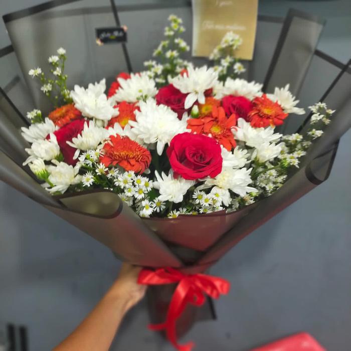 Jual Hand Bouquet 053 Buket Bunga Valentine Buket Bunga Wisuda | Shopee ...
