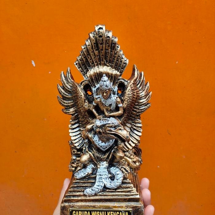 Jual MINIATUR PATUNG GARUDA WISNU KENCANA BAHAN FIBERGLAS - SOUVENIR ...